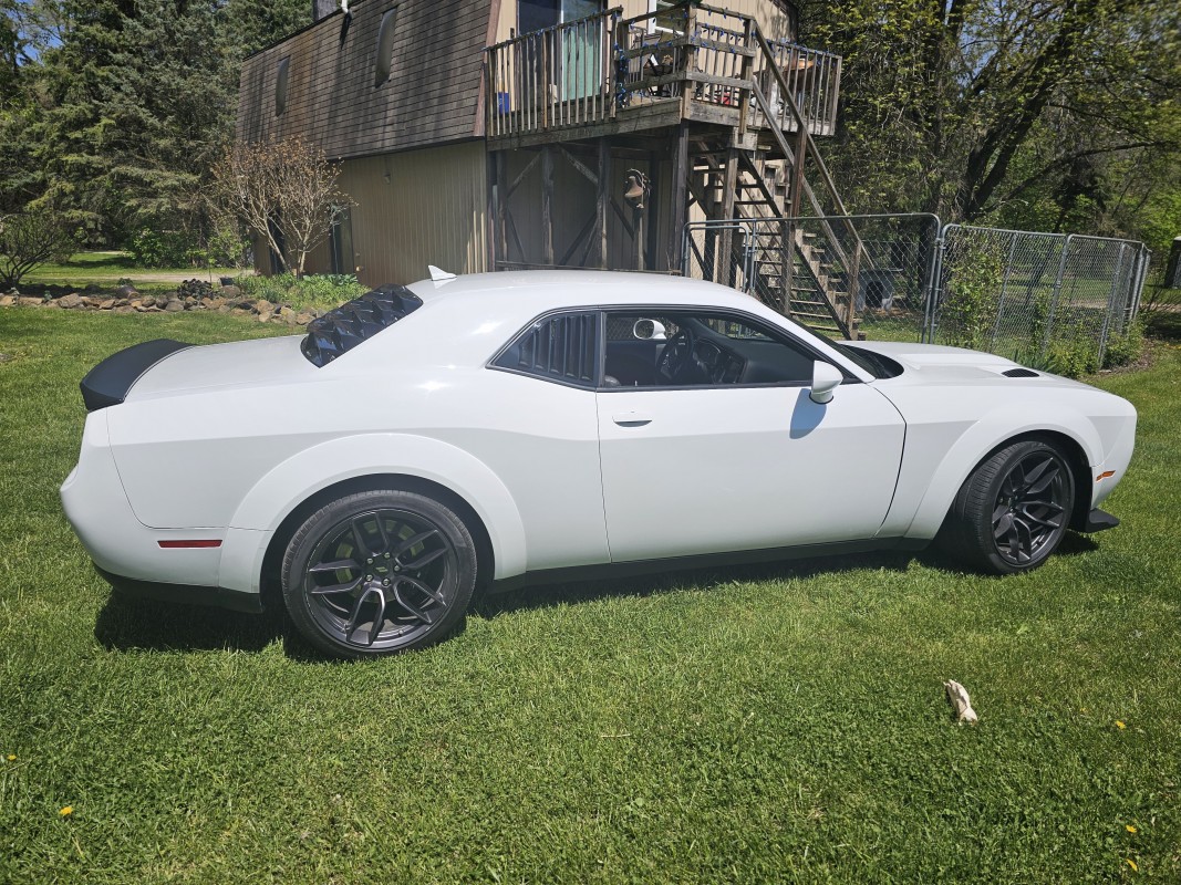 David: Dodge Challenger 2021